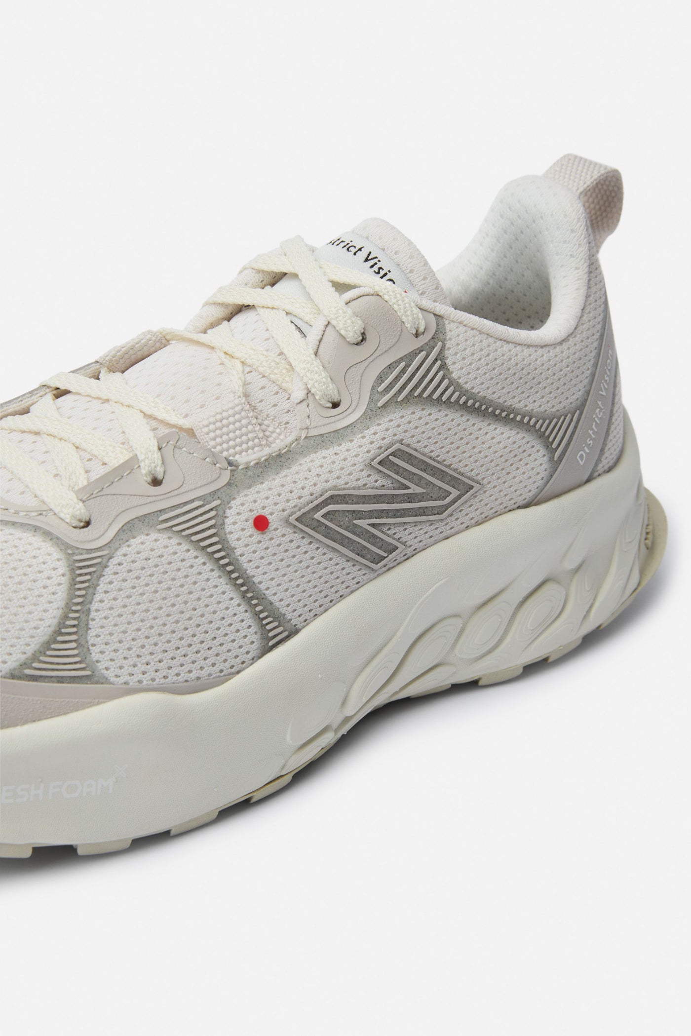 DV + NB Trail Shoe 2024, Bone – District Vision