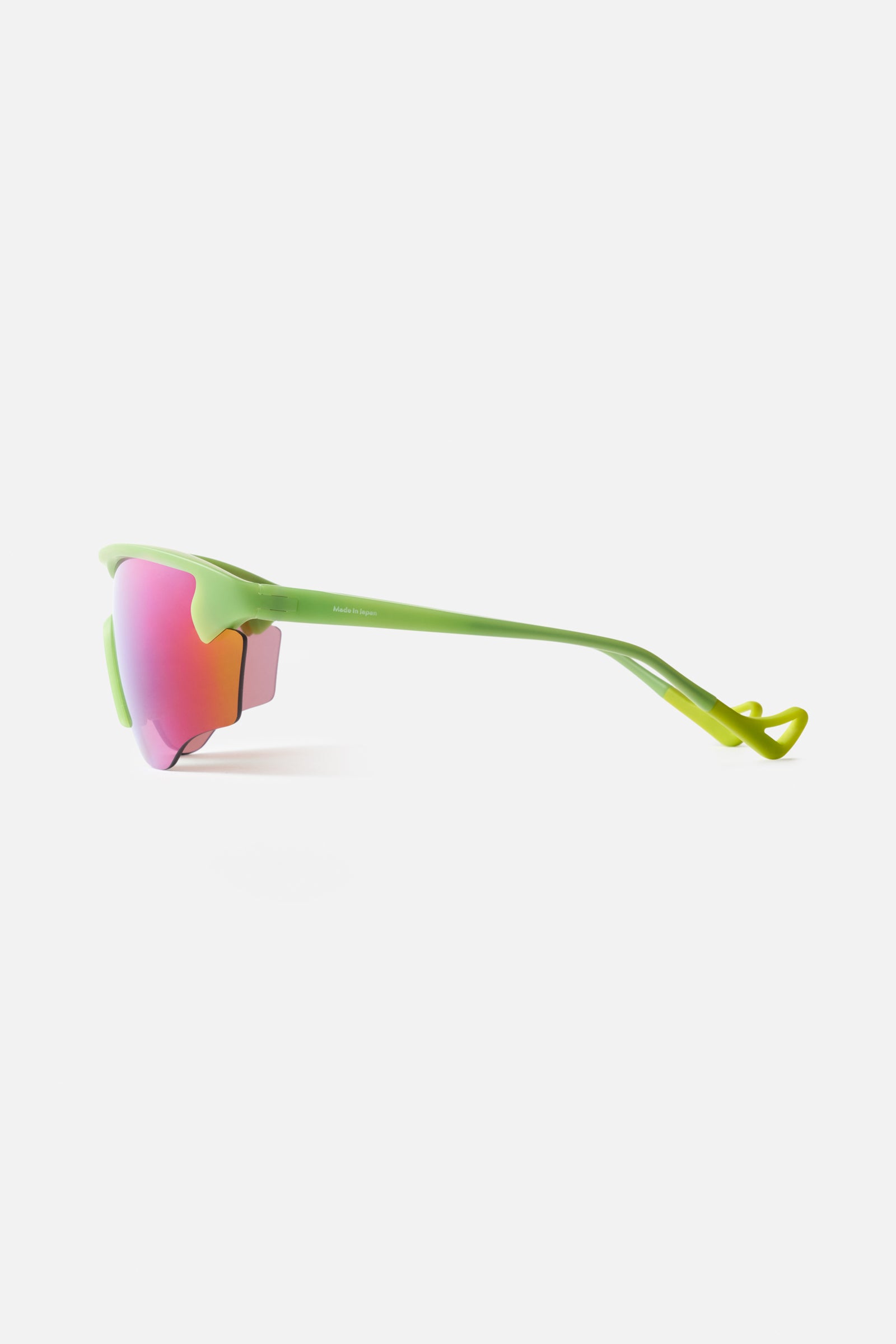 Junya Racer Mantis, D+ Opal Mirror – District Vision